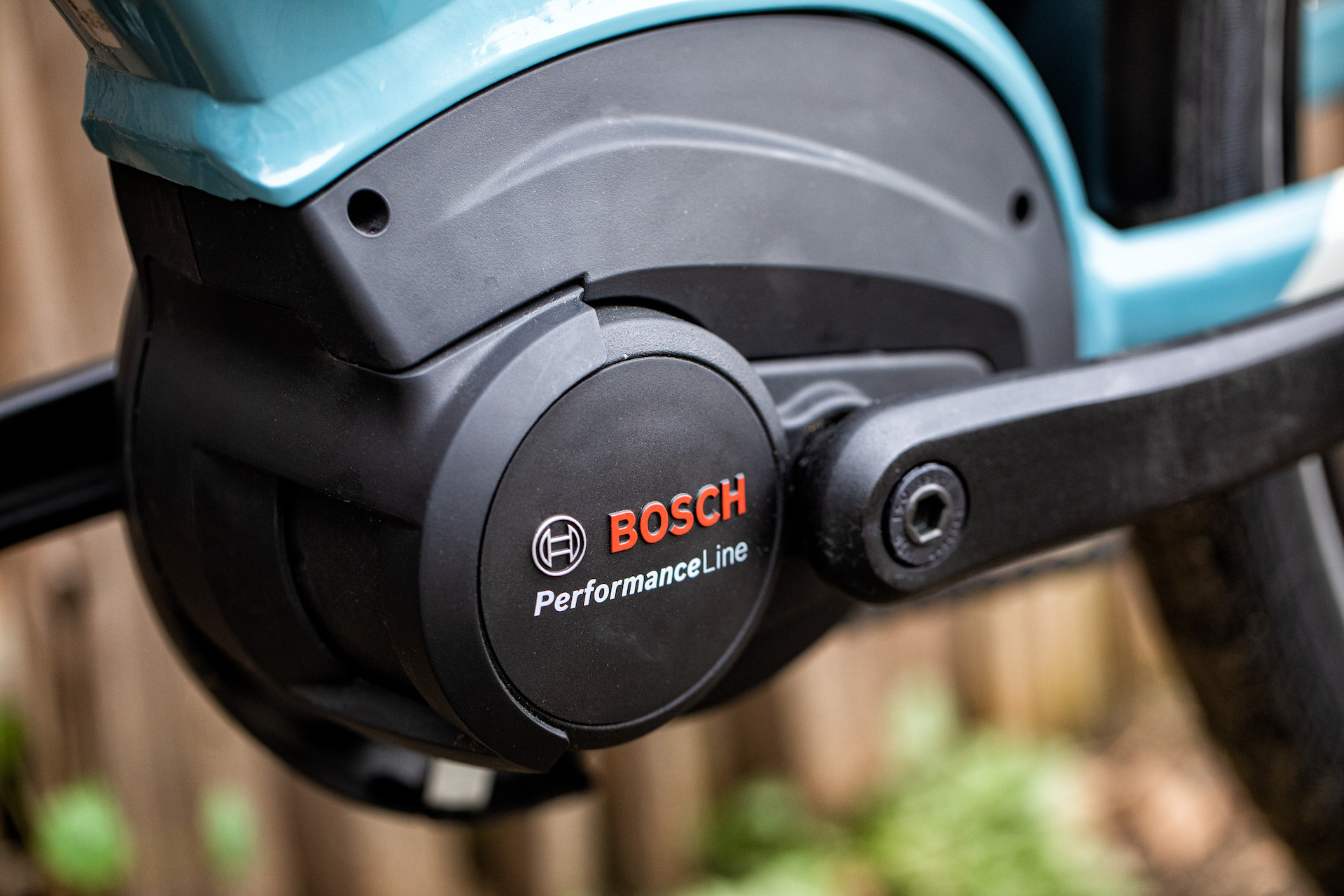 eBike Hub Motor vs Mid Motor The Pros and Cons Royal Dutch Bikes Gazelle