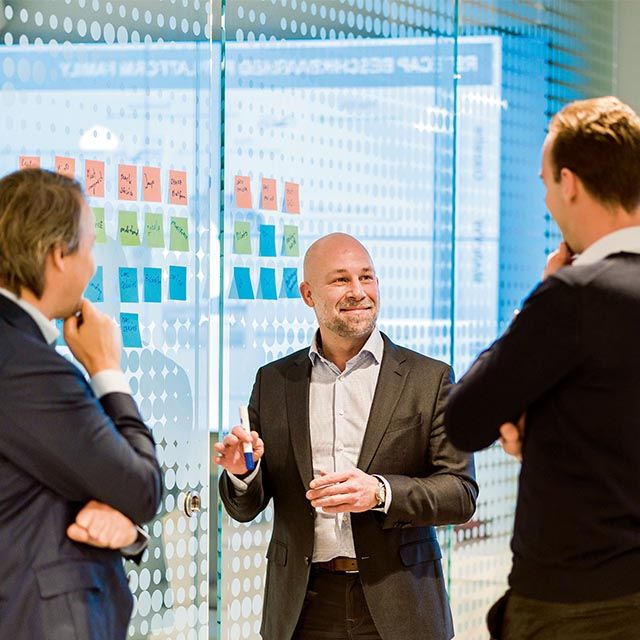 We move you to a better world • Pon